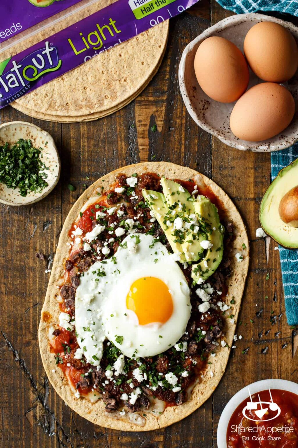 Huevos Rancheros Flatbread Pizza - Shared Appetite
